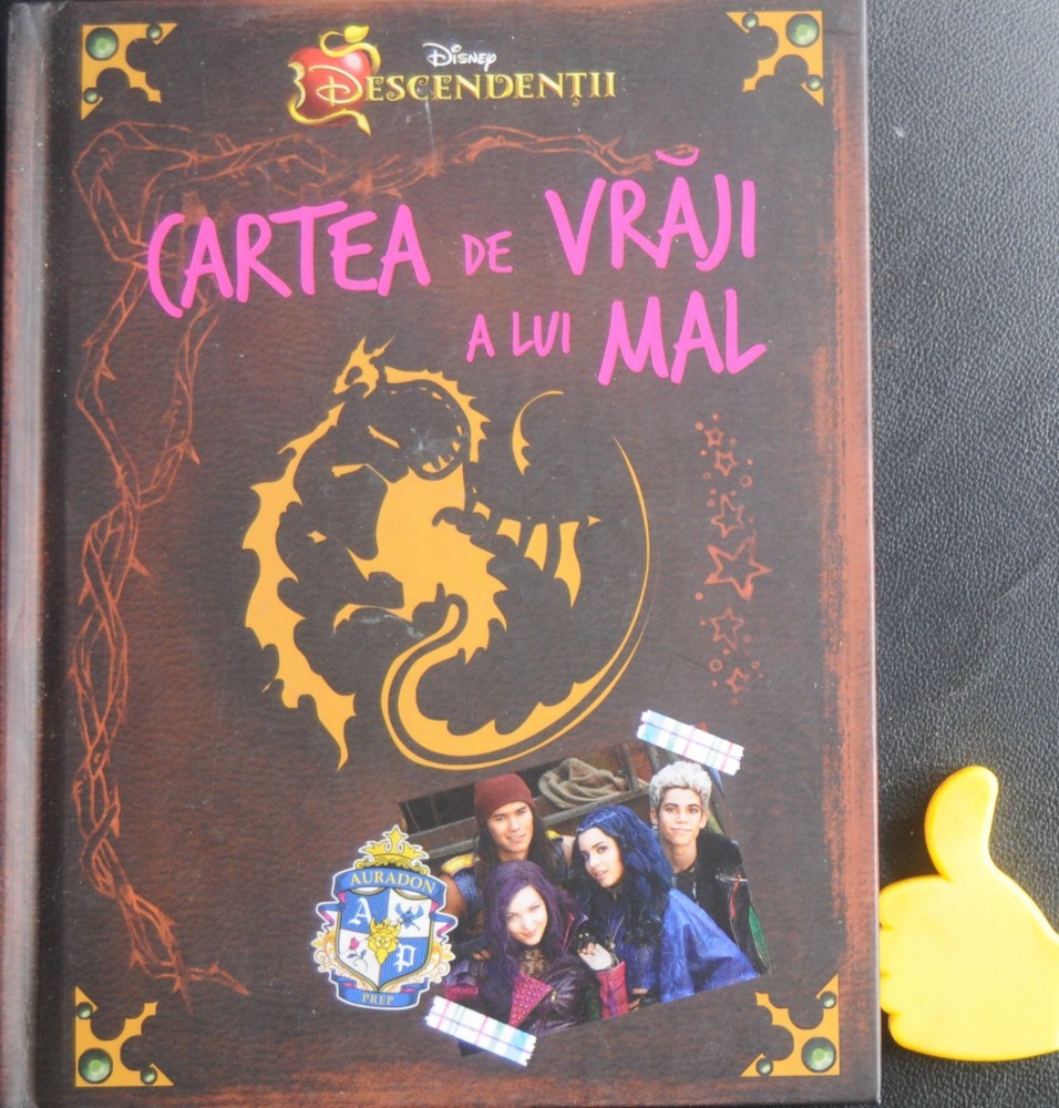 Cartea cu vraji a lui Mal Descendentii Josann McGibbon Sara Parriott ...