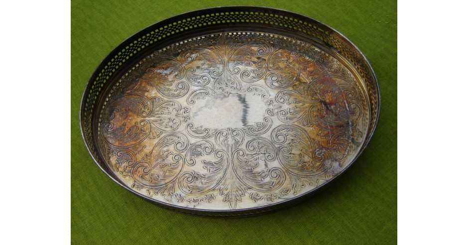Frumoasa tava argintata, Made in England | arhiva Okazii.ro