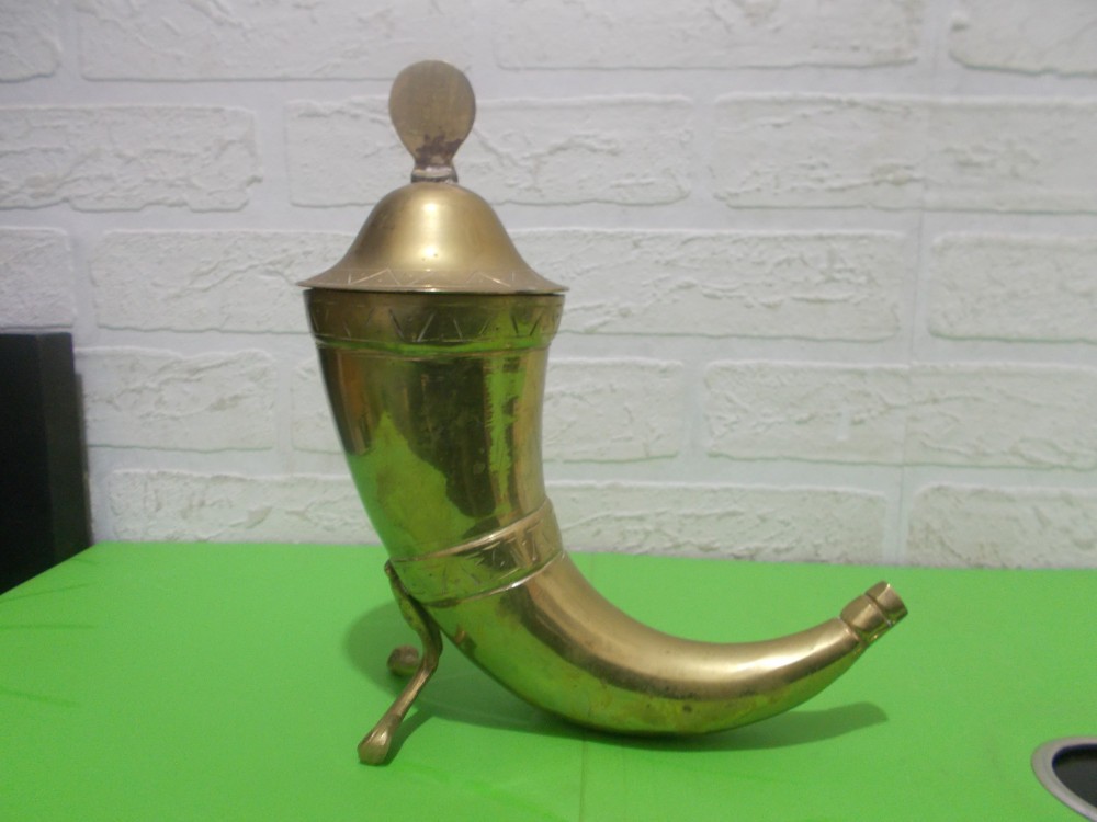 CORNUL ABUNDENTEI - vechi VAS cu capac lucrat din BRONZ / ALAMA , pocal ...