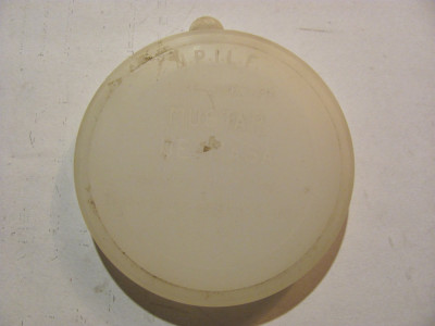 CY - Capac plastic de la un borcan "Mustar de Masa" / perioada ...