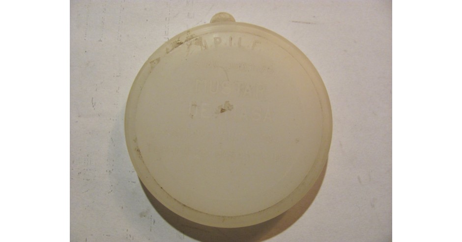 CY - Capac plastic de la un borcan "Mustar de Masa" / perioada ...