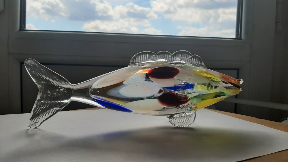 2. Bibelou: Peste din sticla, perioada comunista, aprox 25 cm, colorat ...