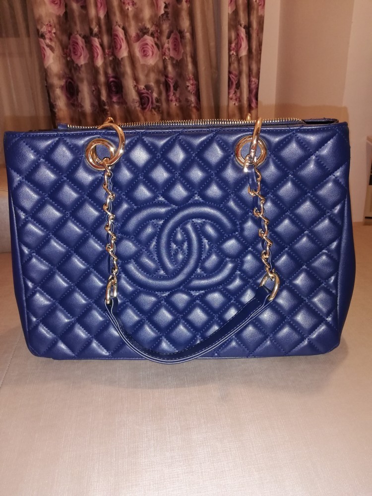 Geanta Chanel Caviar | arhiva Okazii.ro