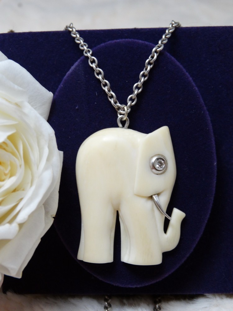 COLIER ARGINT SI FILDES ELEFANT CU AUR 18K SI BRILIANT 0,05 CT | arhiva ...