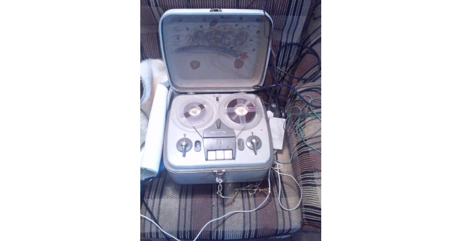 Vechi Magnetofon pe lampi Grunding | arhiva Okazii.ro