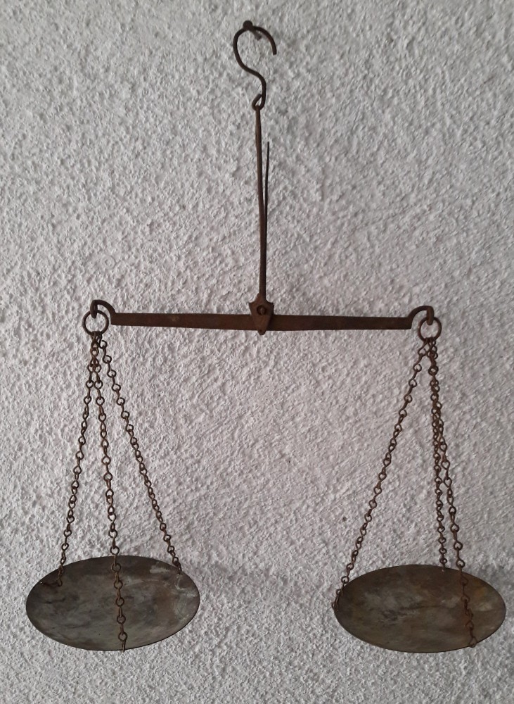 balanta veche cu talere de alama | arhiva Okazii.ro