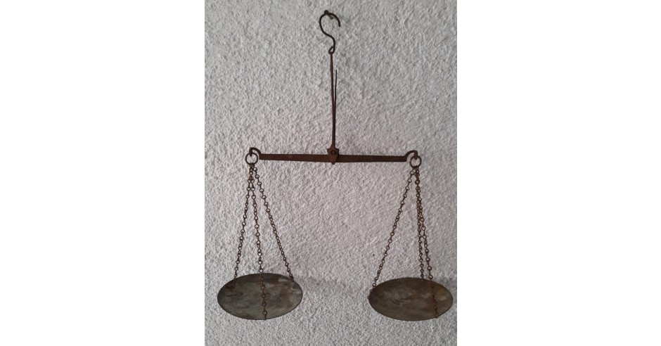 balanta veche cu talere de alama | arhiva Okazii.ro