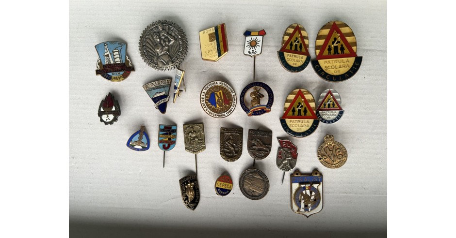 Lot 24 insigne romanesti, Romania de la 1950 | Okazii.ro