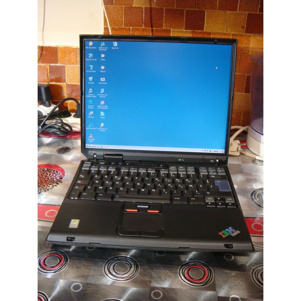 Laptop vintage IBM ThinkPad T30 1.8ghz/ram 256mb/hdd 20gb | arhiva ...