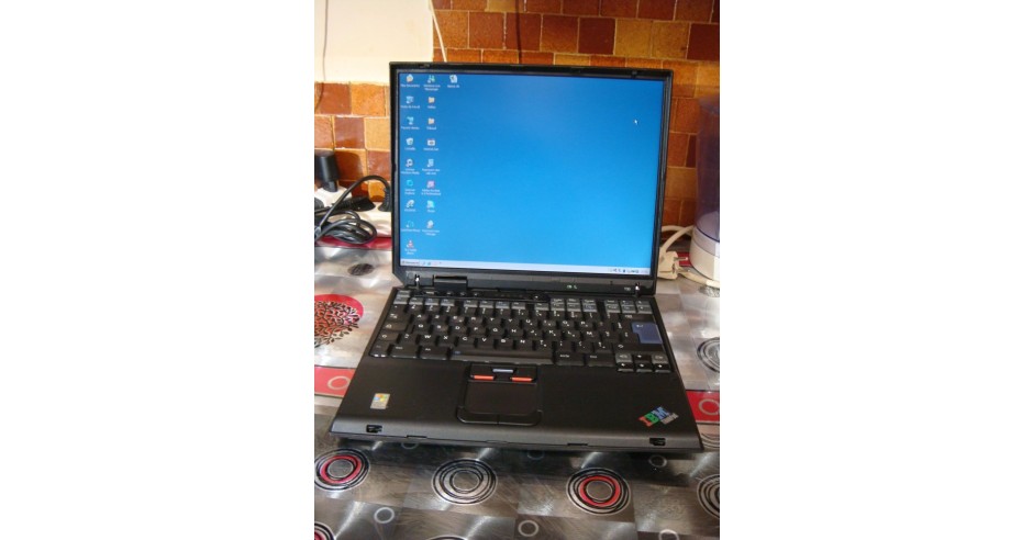 Laptop vintage IBM ThinkPad T30 1.8ghz/ram 256mb/hdd 20gb | arhiva ...