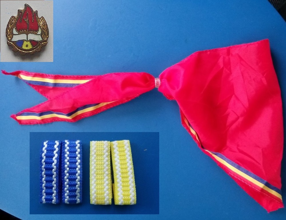 Lot Cravata, inel , insigna, perechi trese pionieri pionier | arhiva ...