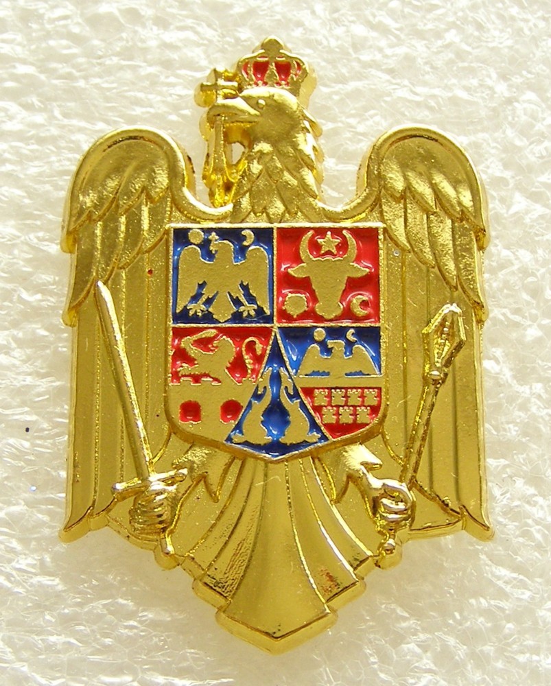 y598 INSIGNA STEMA NOUA A ROMANIEI CU COROANA | arhiva Okazii.ro