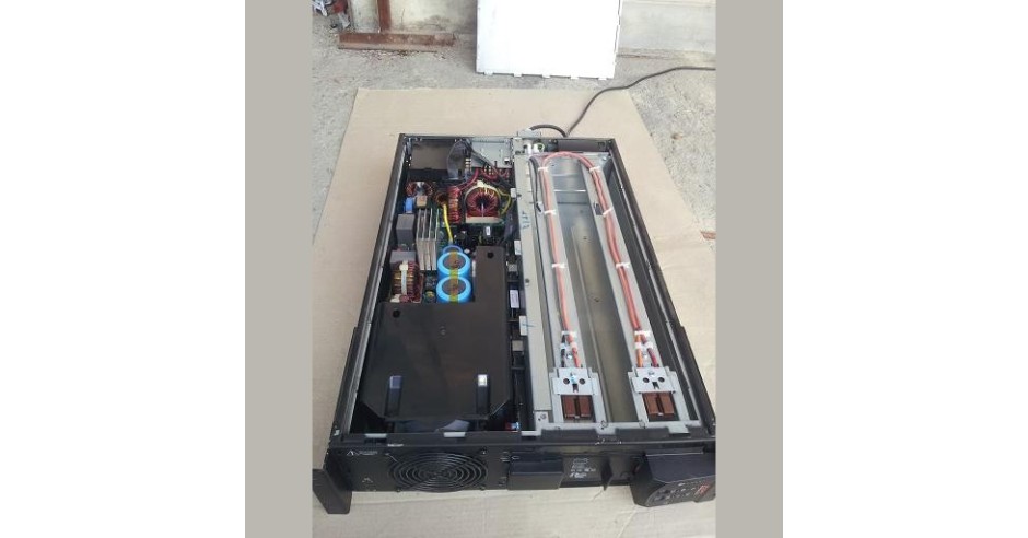 UPS APC Smart-UPS RT 3000VA SURT3000XLI | arhiva Okazii.ro