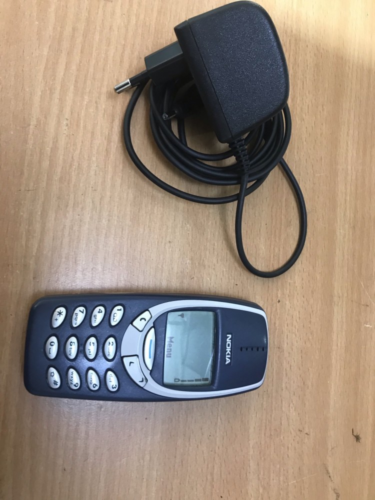 NOKIA 3310 NOKIA 3310 + INCARCATOR | arhiva Okazii.ro