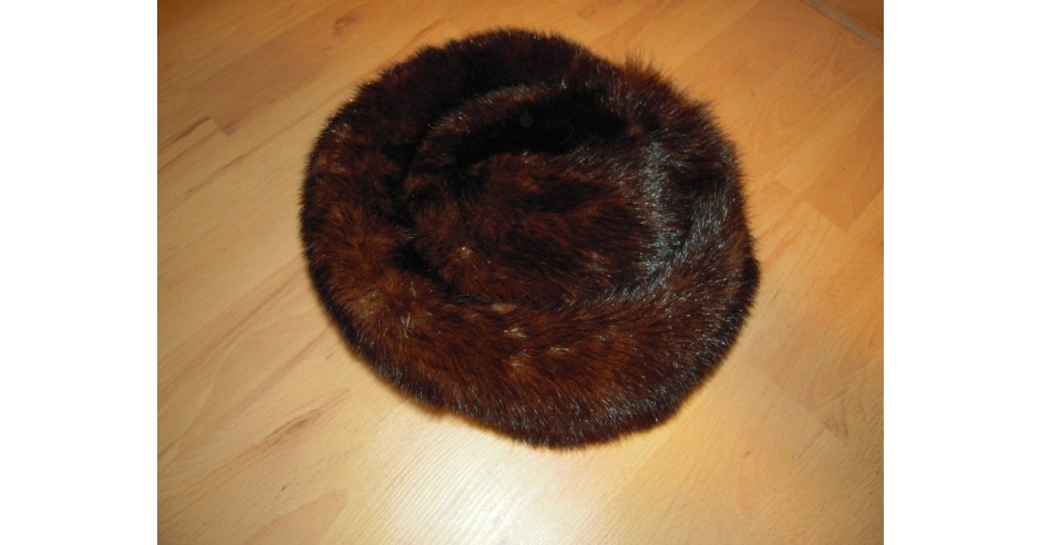 Caciula din blana naturala de nurca, diam. interior 17 cm, H fata 16cm ...