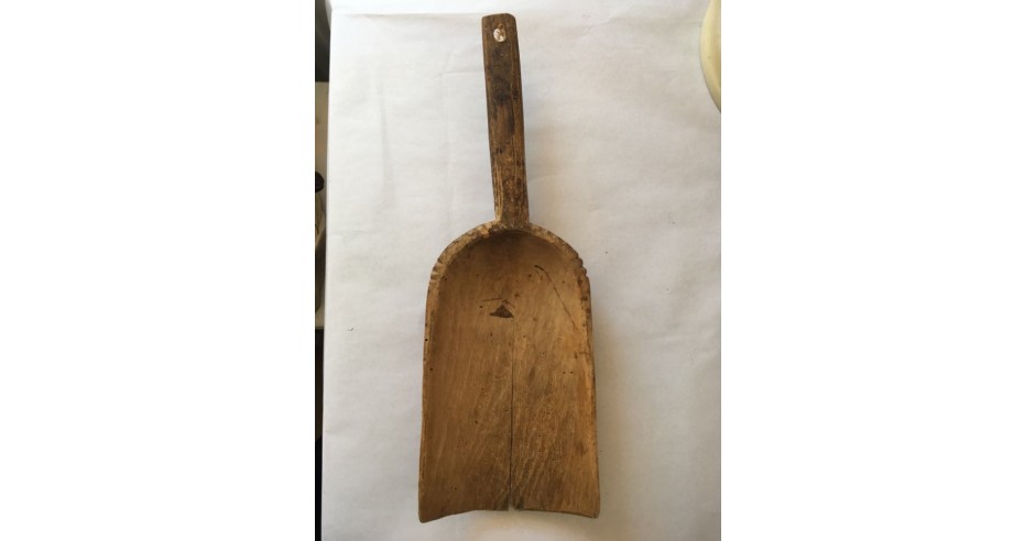 Scafa veche din lemn / lingura taraneasca pentru cereale, faina ...