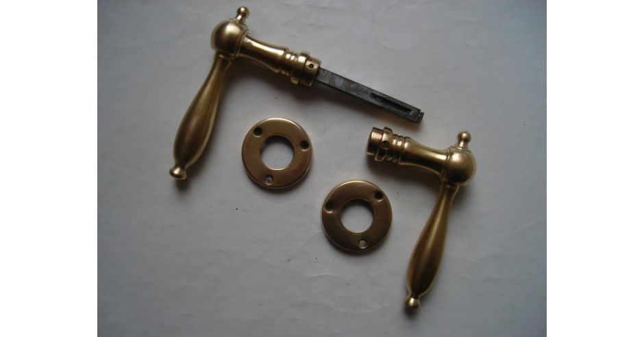 Clanta din alama cu silduri, model antichizat | arhiva Okazii.ro