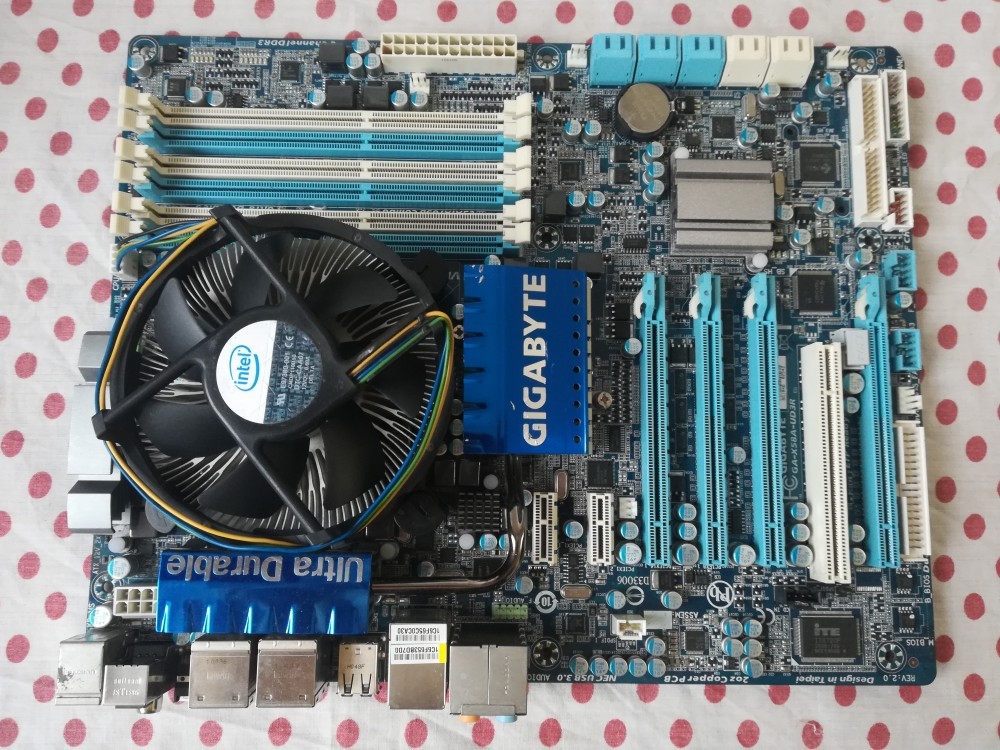 Kit Gigabyte X58A-UD3R cu procesor I7 950 socket 1366. | arhiva Okazii.ro