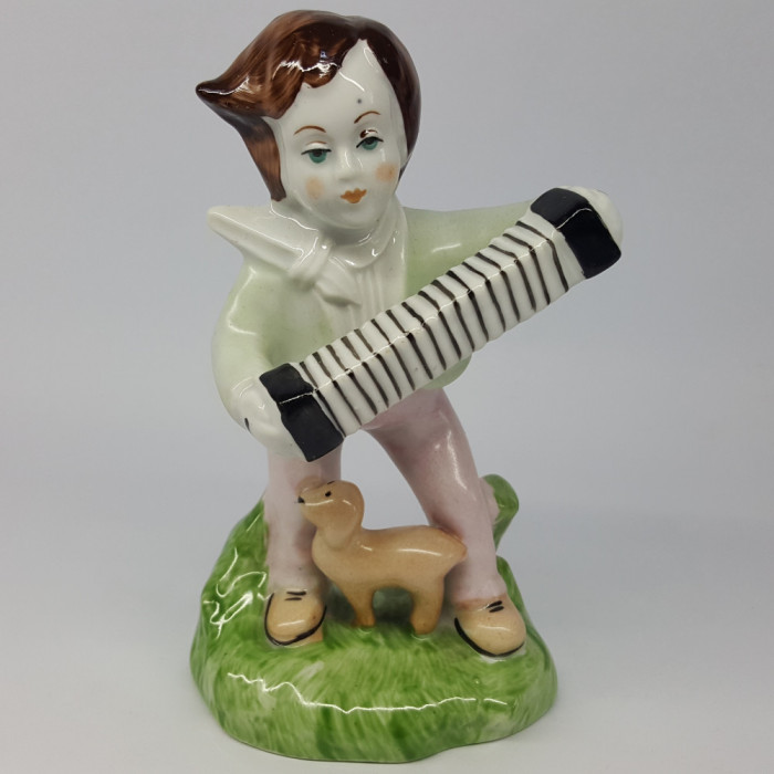 Baiat cu acordeon, armonica si catelus - bibelou portelan romanesc ...