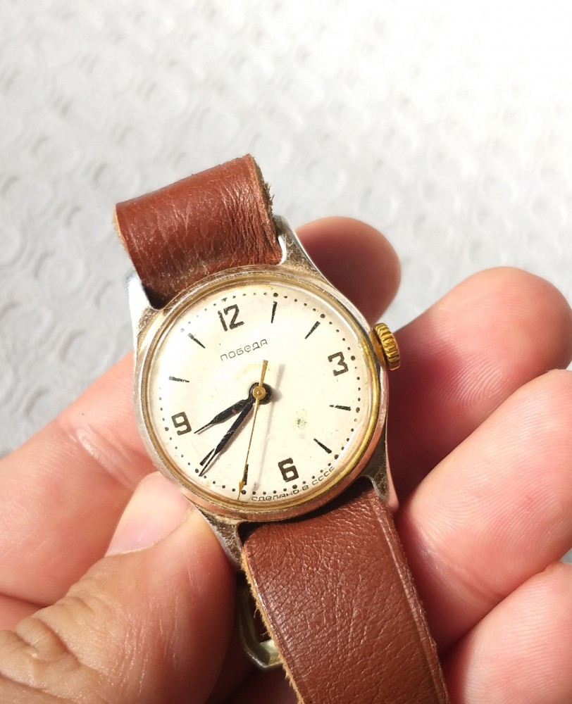 Ceas vechi de mana Pobeda, ceas vechi de colectie | arhiva Okazii.ro