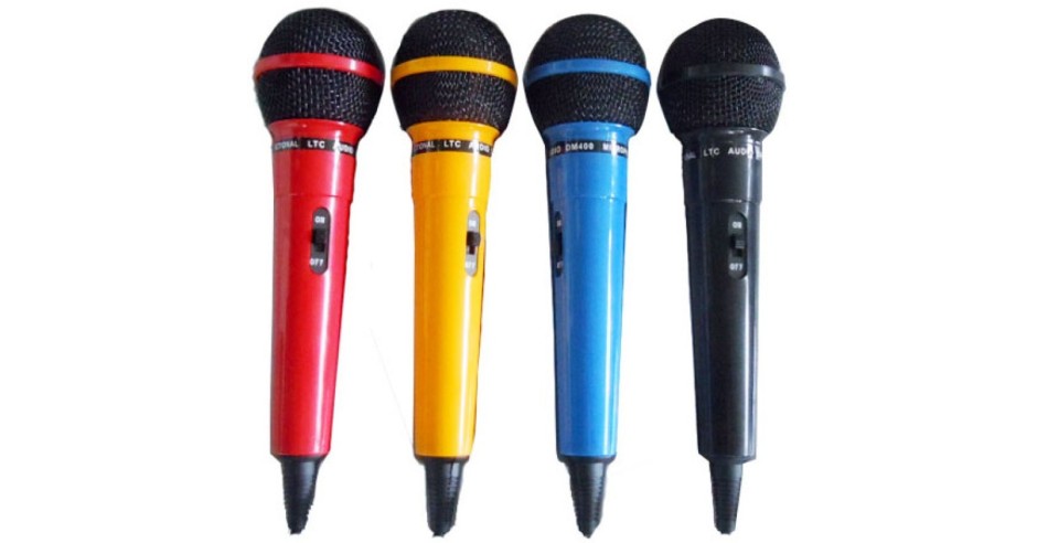 Set 4 microfoane cu fir DM400, 4 culori, unidirectionale | arhiva Okazii.ro