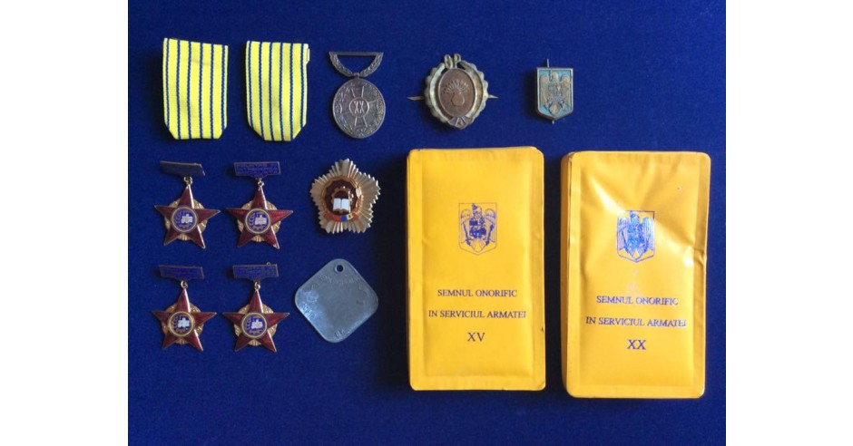 Insigne Militare - Insigne Romania - Diferite efecte militare (diferite ...