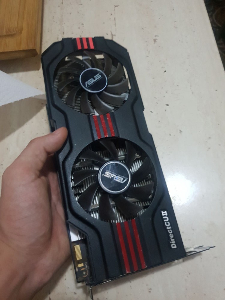 Placa video ASUS GeForce GTX 560 Ti DirectCU II Top 1GB GDDR5 256-bit | arhiva Okazii.ro