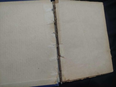 CARTE VECHE LEGATA-Publicatii vechi,,sunt nevinovata,,Roman din zilele ...