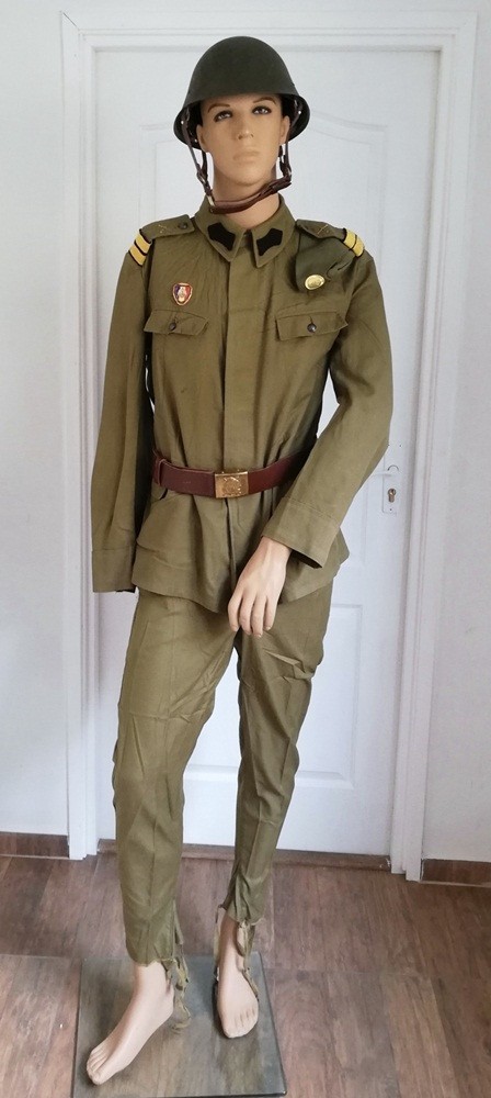 Uniforma Tinuta militara kaki vara RSR Comunista Caporal Artilerie ...