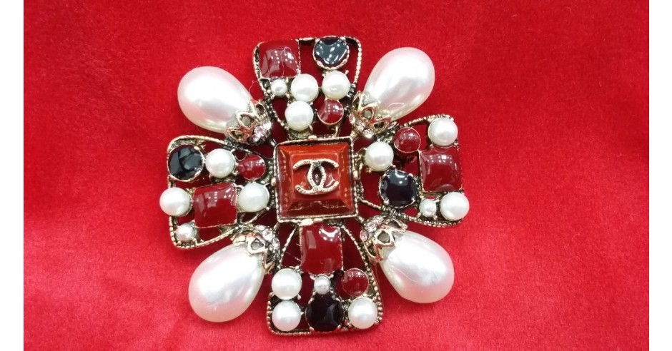 Brosa Chanel | arhiva Okazii.ro