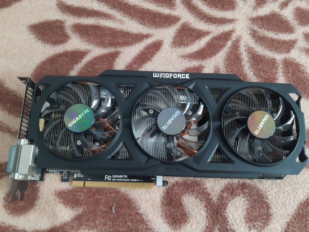 Placa Video Ati Radeon R9 200 (GIGABYTE) GDDR5 2 GB/256 BIT/Dx 12 ...