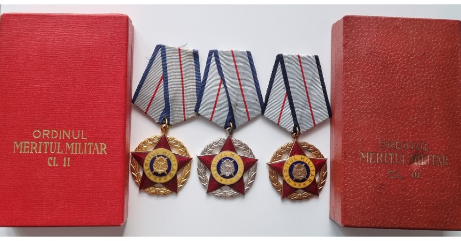 Ordinul Meritul Militar RSR Clasa I, II, III, cutia pentru clasa I lipseste | Okazii.ro
