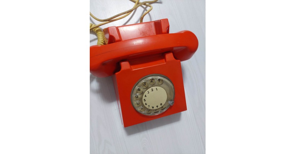 Telefon vechi romanesc cu disc ,Telefon ROSU Fix cu disc de colectie ...