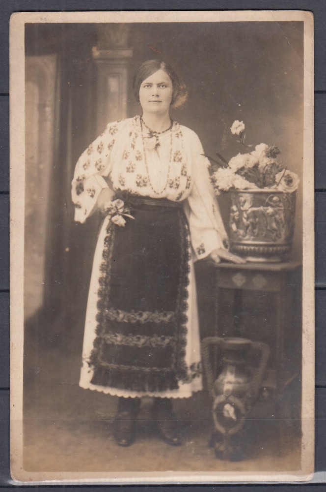PORT NATIONAL ROMAN COSTUM TRADITIONAL FOTOGRAF VASCULESCU TURNU ...