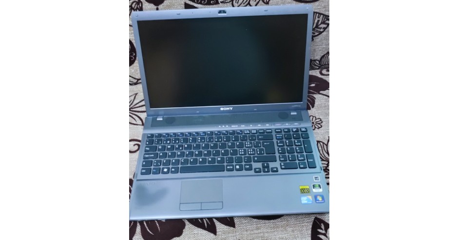 Sony Vaio PCG-81112M,15.6 FullHD, i7-720M,4 GB RAM,500 GB,Nvidia GT ...