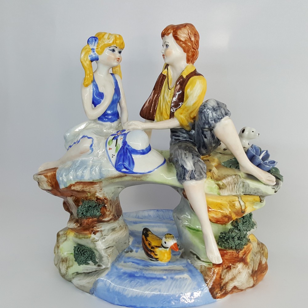 Bibelou mare portelan romanesc vechi, vintage - Indragostiti | arhiva ...