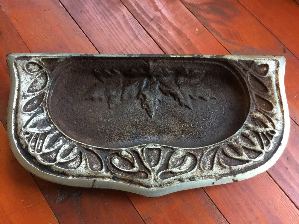 Vechi cenusar / tava interbelica din fonta pentru teracota soba sau ...
