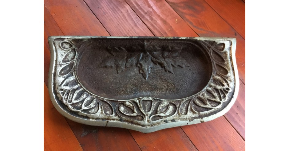 Vechi cenusar / tava interbelica din fonta pentru teracota soba sau ...
