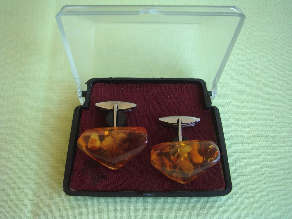 Butoni Camasa din Chihlimbar - Romania fabricati "Metalurgica ...