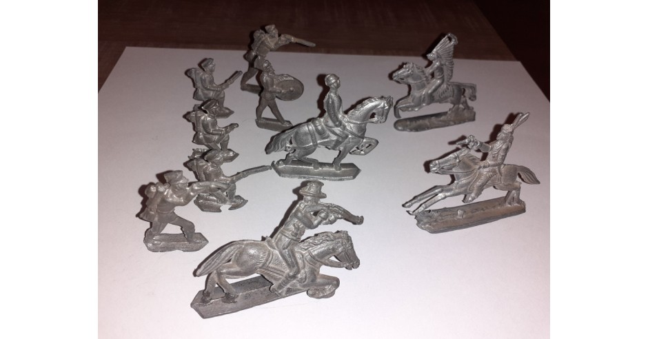 Figurine, 10 soldatei vechi de plumb, de colectie | arhiva Okazii.ro