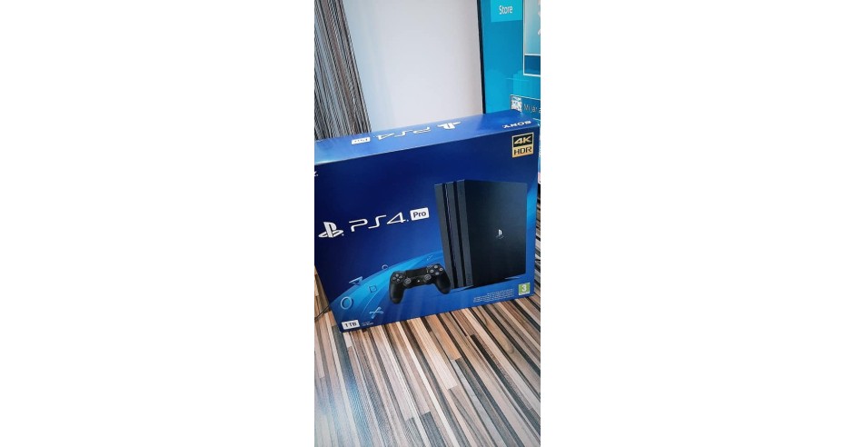Playstation 4 Pro Jet Black 1TB 30 Jocuri | arhiva Okazii.ro