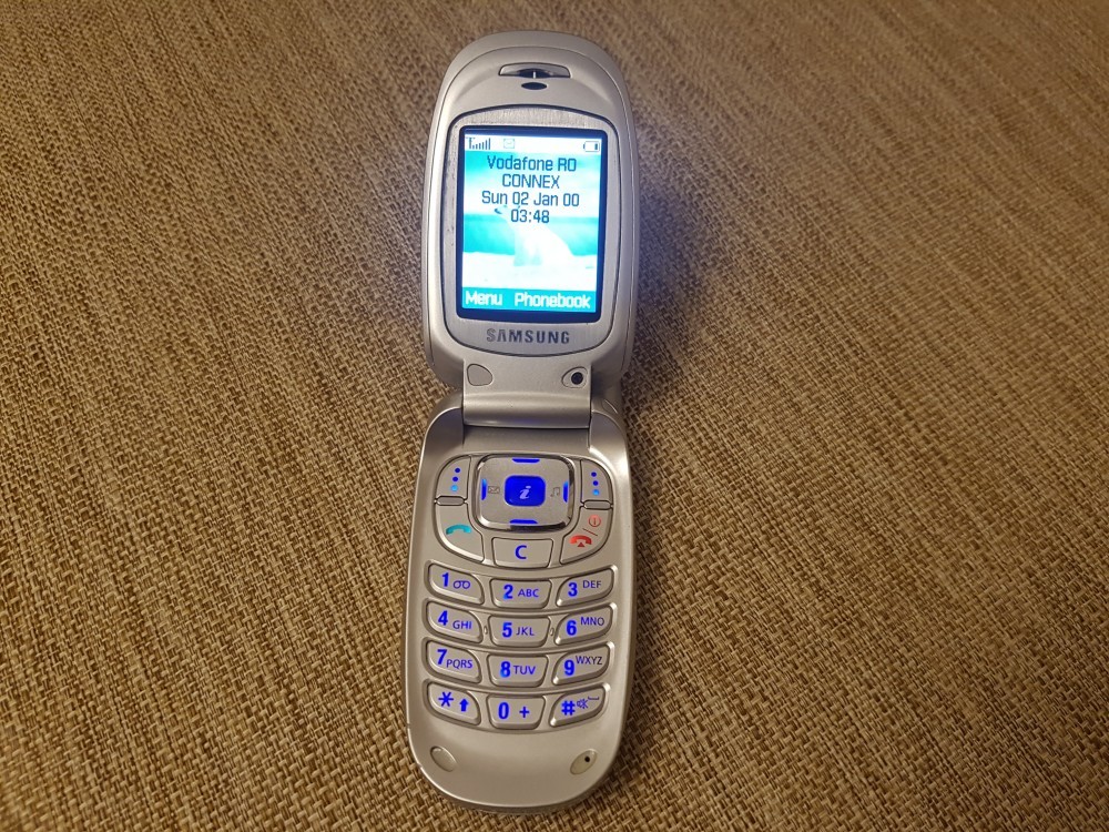 Telefon Clapeta Dame Samsung E100 Silver Liber retea Livrare gratuita ...