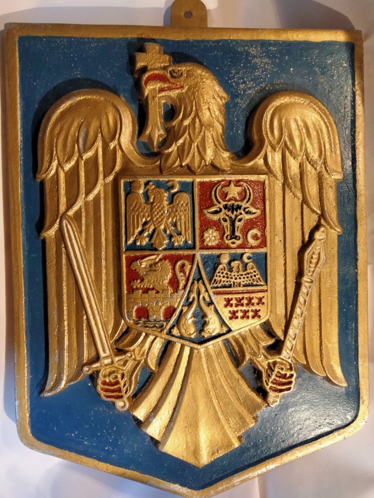 Stema Romaniei , piesa mare din fonta | Okazii.ro