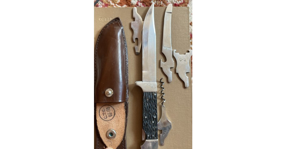 CUTIT ROMANESC DE VANATOARE FABRICAT LA CUGIR CU DIVERSE USTENSILE SI ...