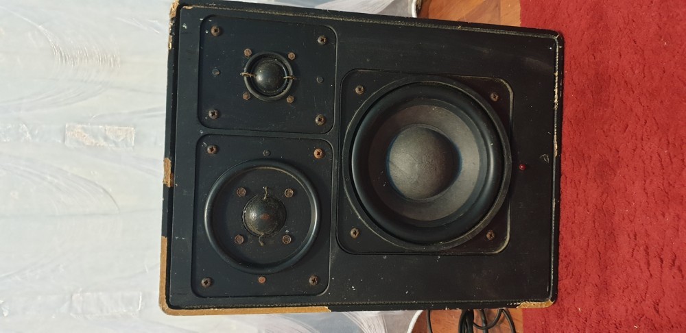 O Singura Boxa Boxe Difuzoare Camera RFT Corona B9271 | arhiva Okazii.ro