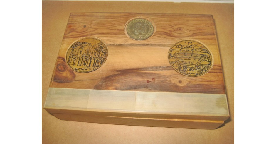 B157-I-Caseta moneda rege si plachete orase antice bronz si lemn masiv ...