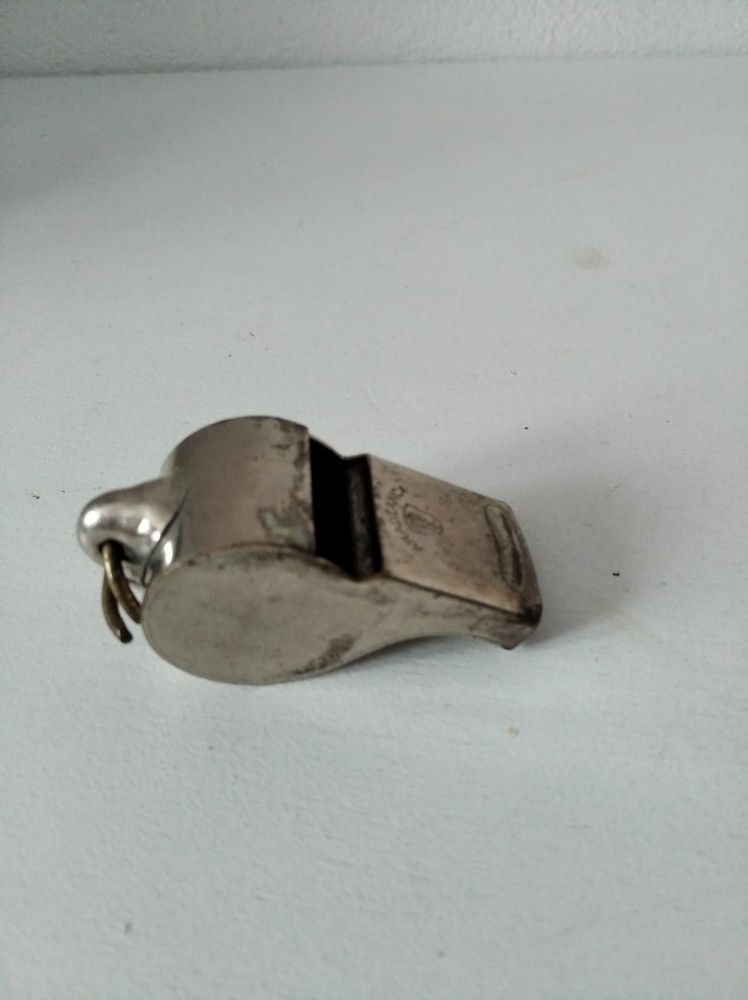 * Fluier Aradeanca, metal, anii 80, 4x2x2cm, vintage, vechi, colectie ...