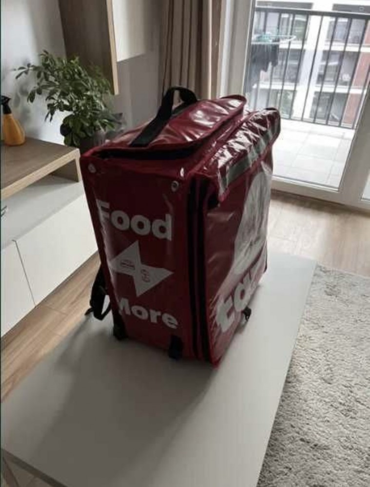 Vand ghiozdan Tazz, stare buna | arhiva Okazii.ro