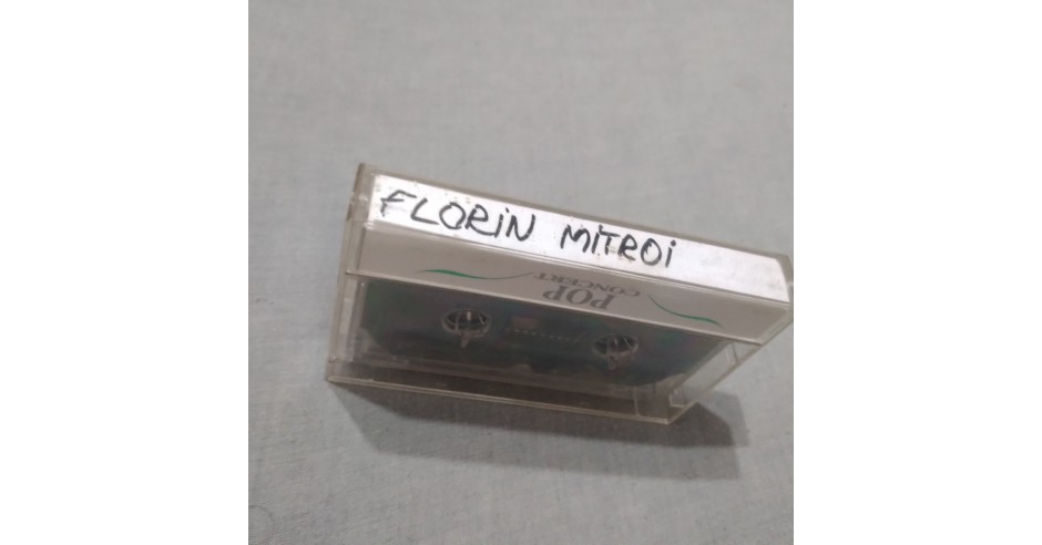 CASETA MANELE FLORIN MITROI RARA!!!!FARA COPERTA ORIGINALA | Okazii.ro