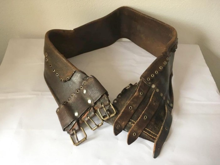 Chimir de oier din Transilvania, curea veche, brau, din piele ...